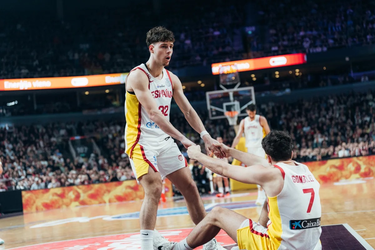 Spain national team not very convincing in the rebuilding mode ...